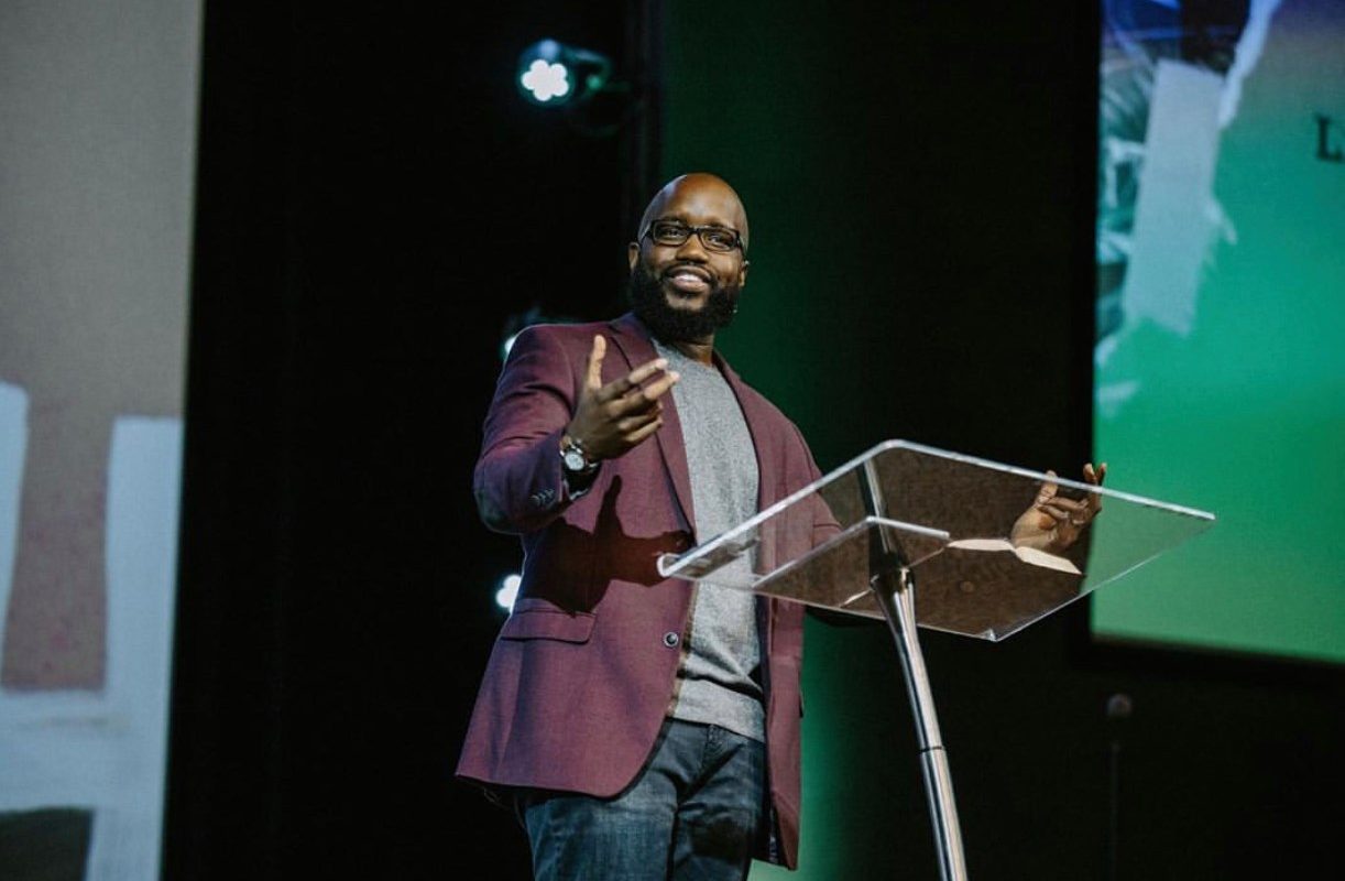 Pastor Stephen Love Ministers to Students for Deeper Life Series ...